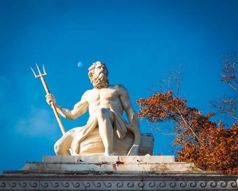 Living with the Gods: Religion in Ancient Greece and Its Cultural Role